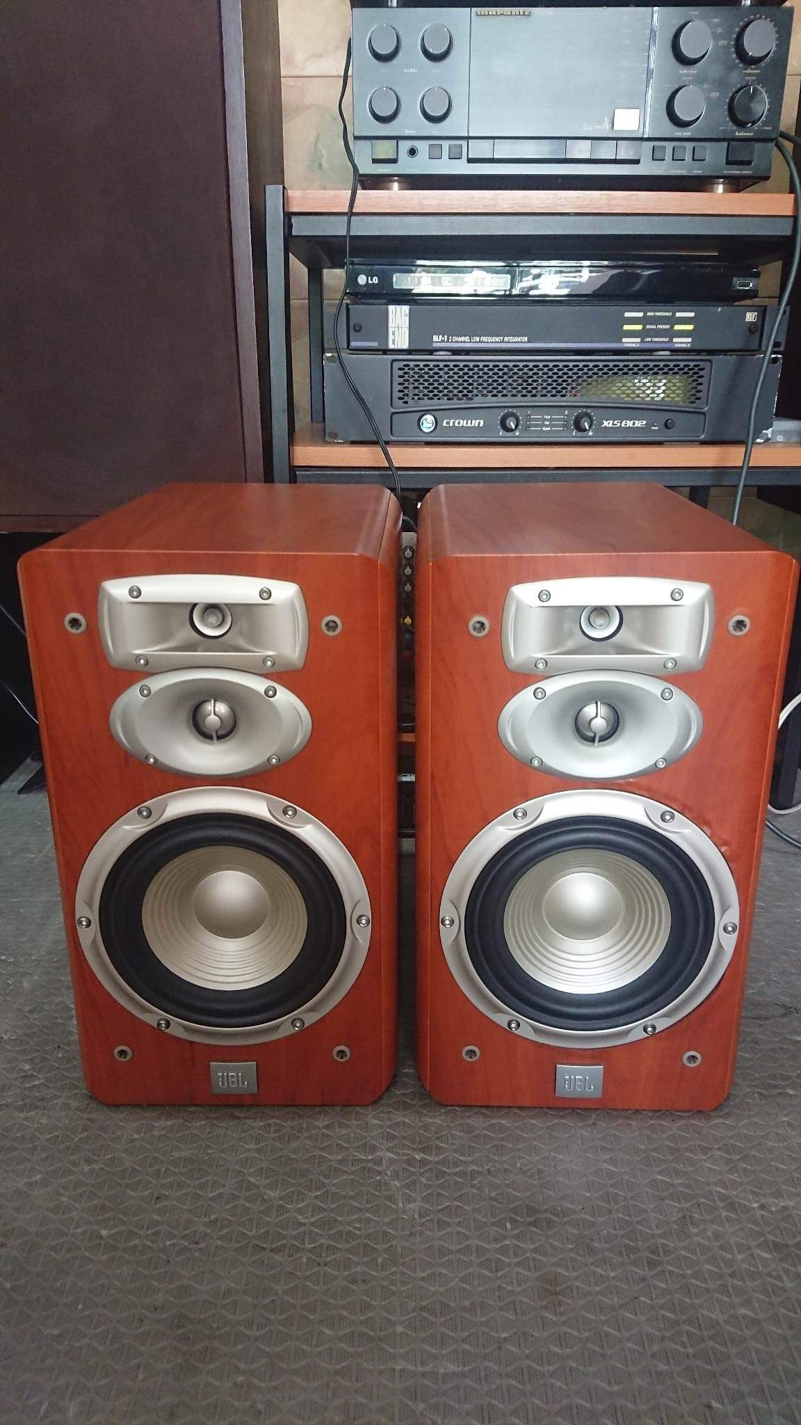 JBL Studio L830