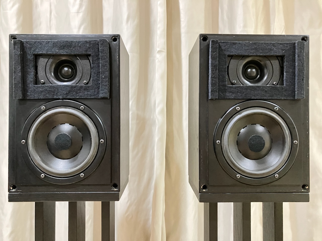 ลำโพงตู้ปิด เสียงระดับอ้างอิง มีความเป็น John Dunlavy เต็มๆ อยู่ในช่วง ...