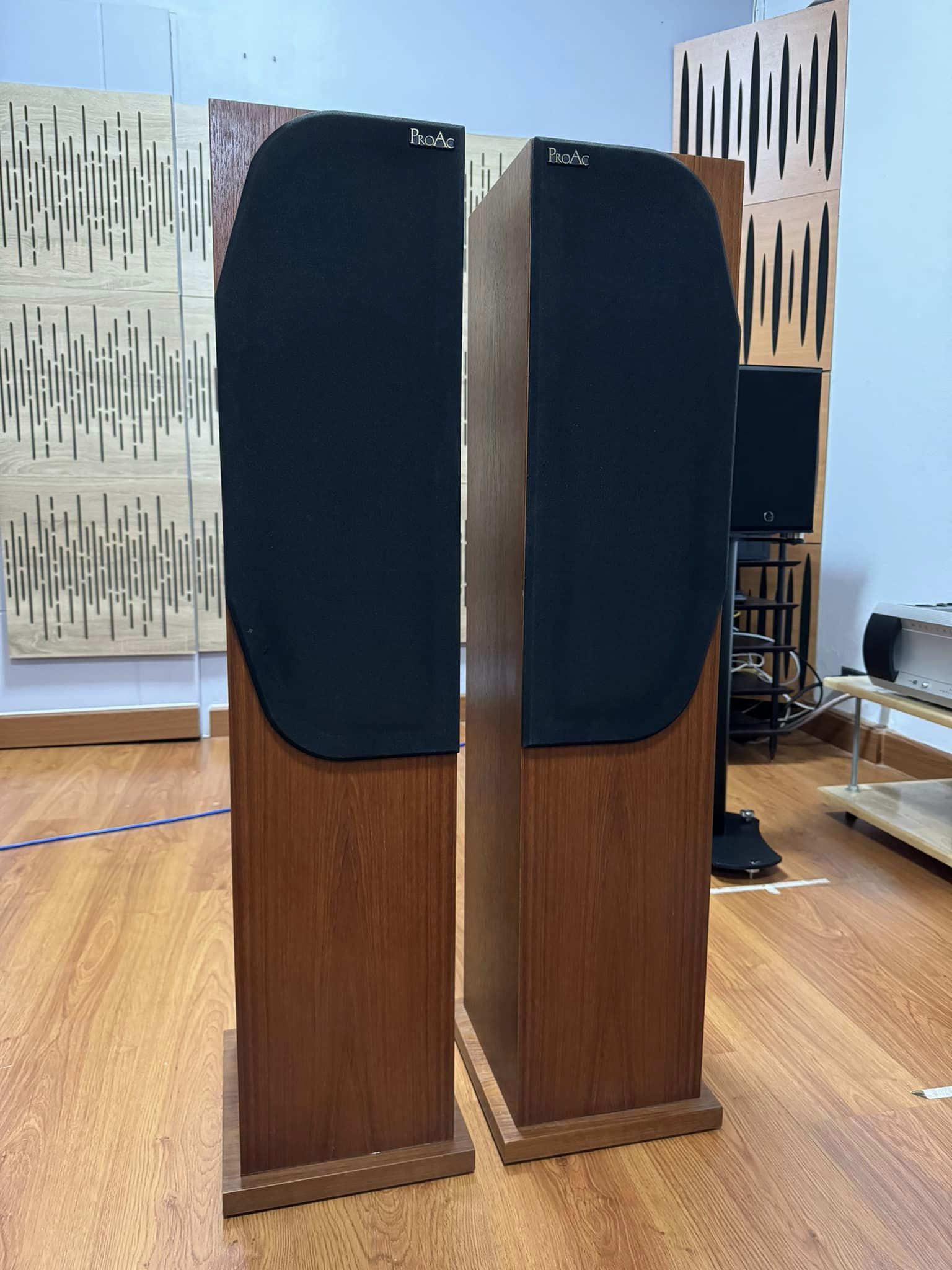 หนุ่ม ไฮ-ไฟ : แหล่งซื้อ-ขายเครื่องเสียงมือสอง