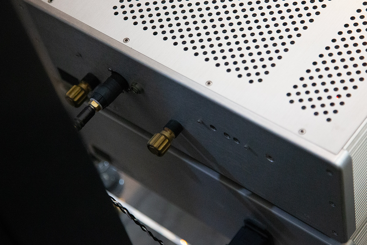 หนุ่ม ไฮ-ไฟ : แหล่งซื้อ-ขายเครื่องเสียงมือสอง