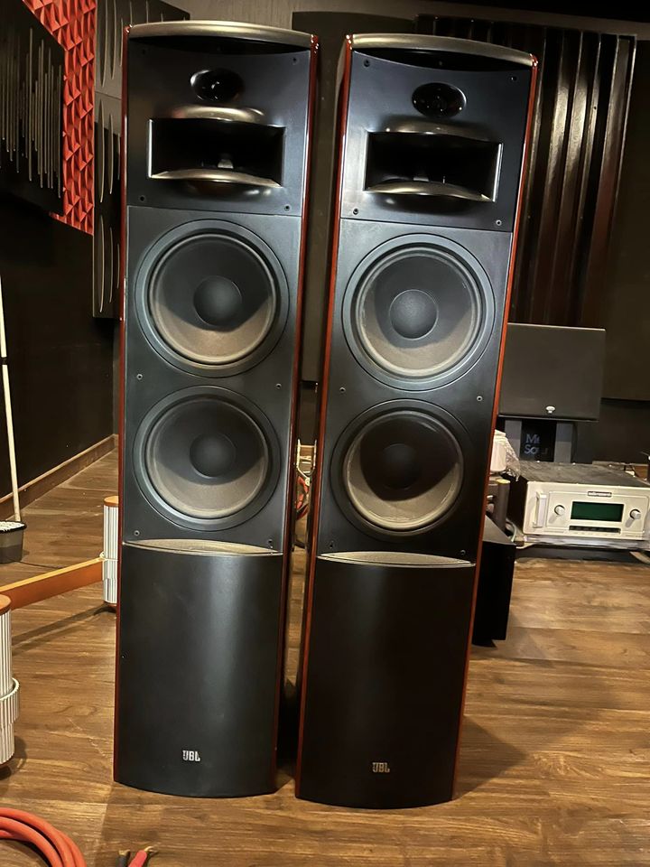 หนุ่ม ไฮ-ไฟ : แหล่งซื้อ-ขายเครื่องเสียงมือสอง